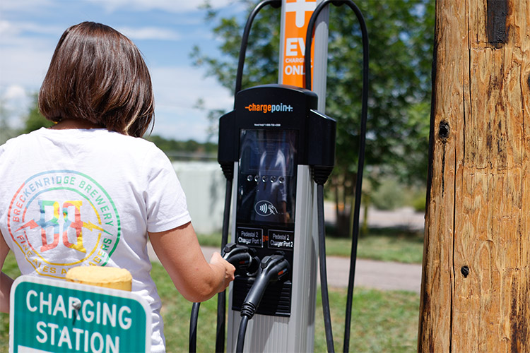 Workplace Charging | EV Solutions | Business Services | Xcel Energy